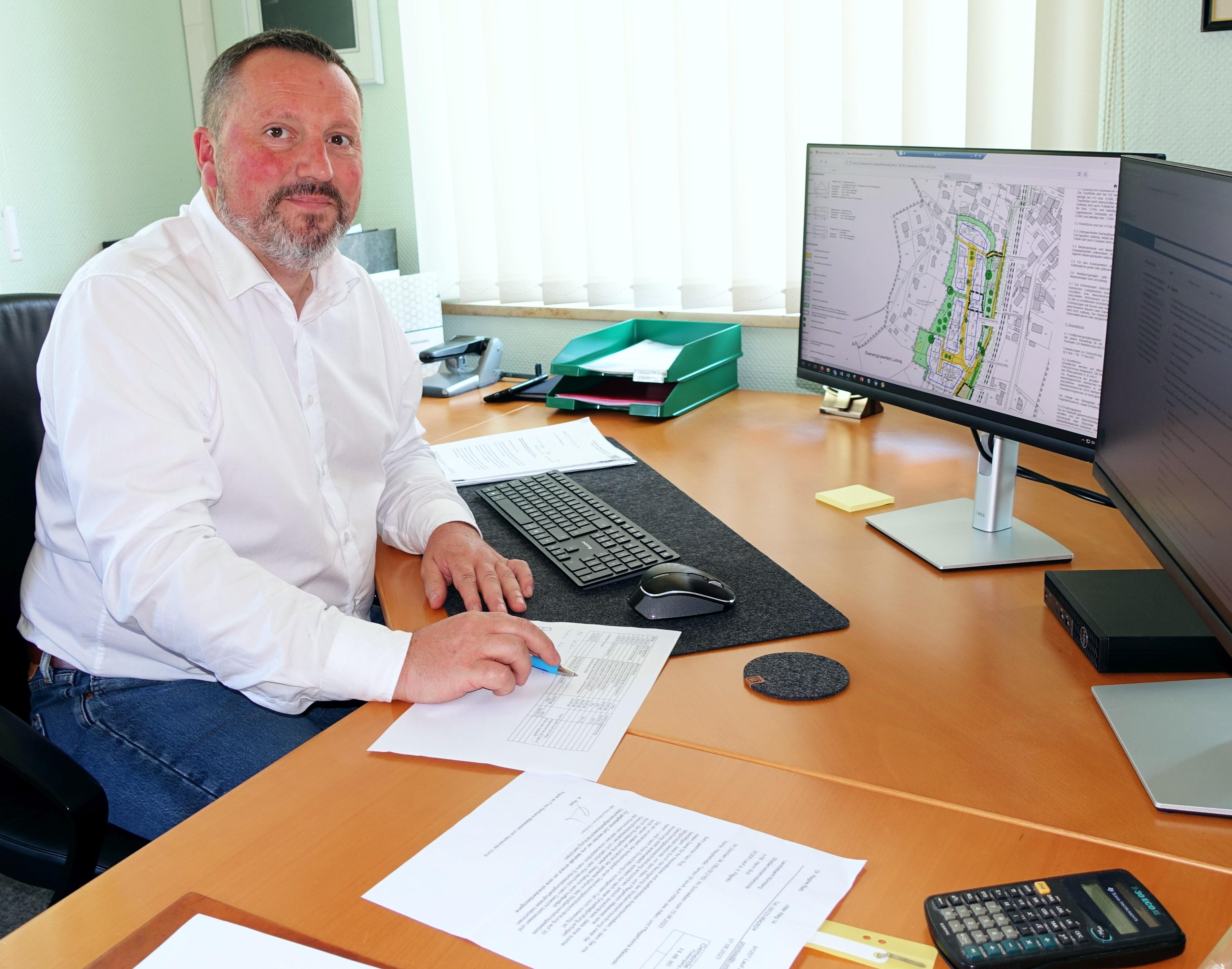 Nach 100 Tagen macht Vorras Bürgermeister Bernd Müller ein Geständnis